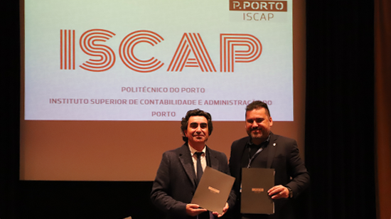 ISCAP assina Protocolo institucional com a FENACOM — ISCAP | P.PORTO